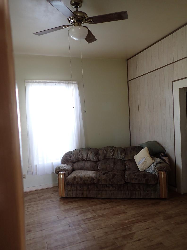 114 West Hackberry Street, Sanderson, Texas