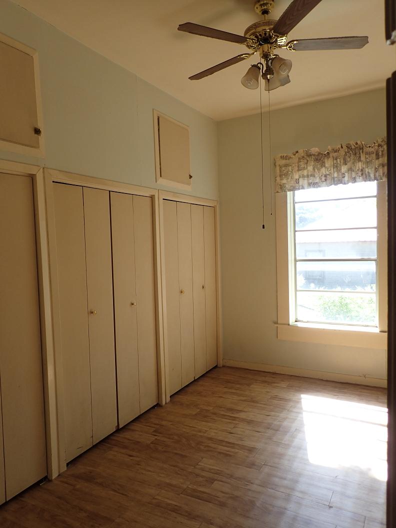 114 West Hackberry Street, Sanderson, Texas