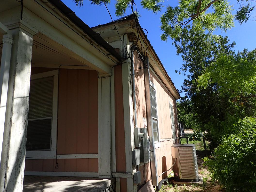 114 West Hackberry Street, Sanderson, Texas